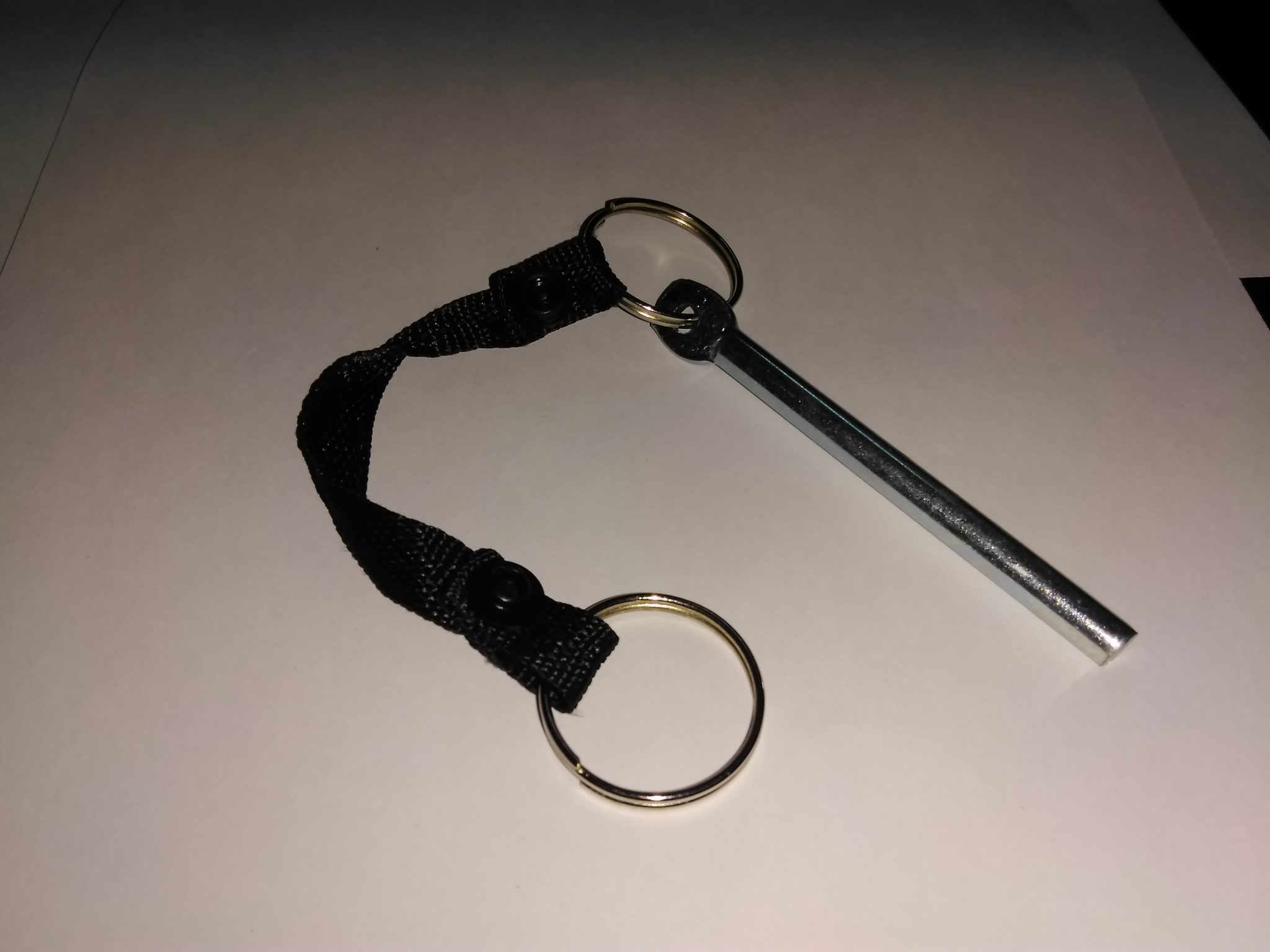 Perno Universal Con Cadena Para Trípode De Bafle X-pro P744 - Smash ...